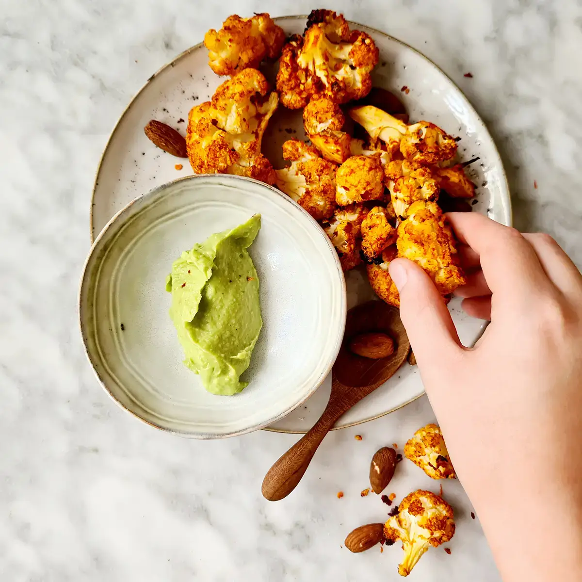 Geroosterde bloemkool met amandelen - Vegan Bliss Love